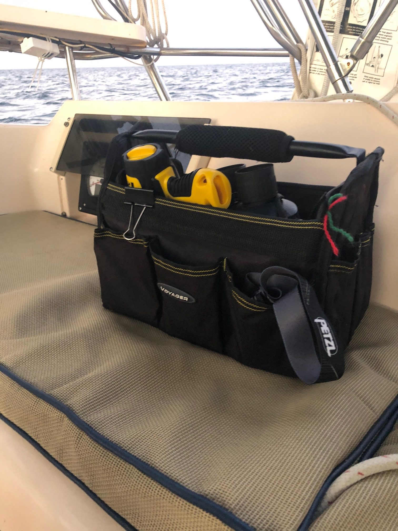 Cockpit Tote – The Book of Sail